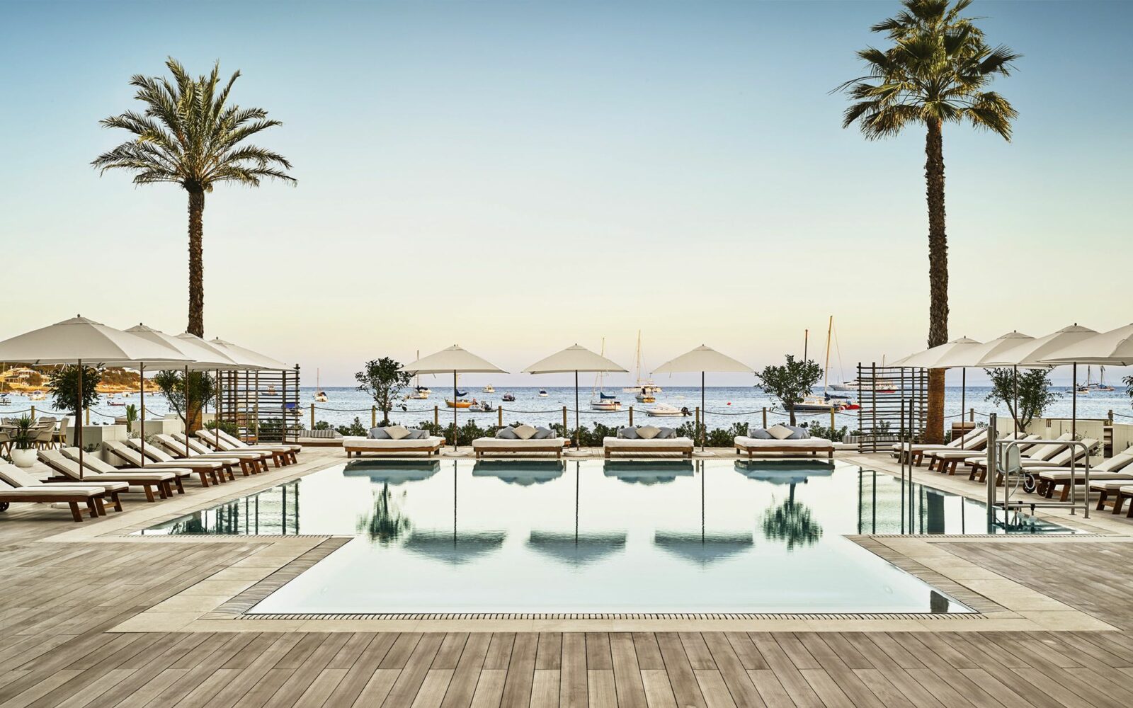 About Us - L+R Hotels